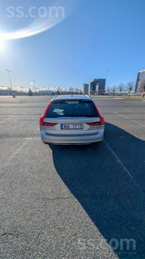 Brown Volvo V90 2017 in Riga, with an engine capacity of 2.00 L and mileage of 190 thousand km for 16200 €, photo 10 on AUTOMOTO.COM.LV