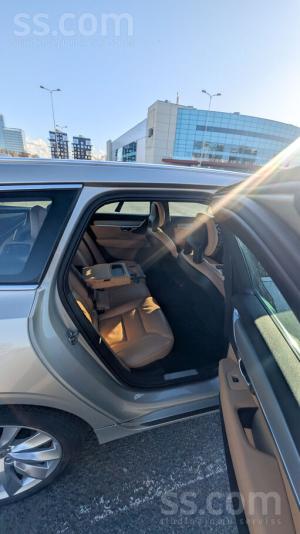 Brown Volvo V90 2017 in Riga, with an engine capacity of 2.00 L and mileage of 190 thousand km for 16200 €, photo 13 on AUTOMOTO.COM.LV
