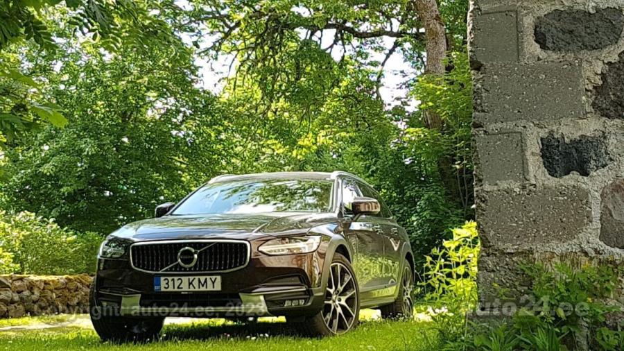 Brūns Volvo V90 2017 Kuresāre, ar dzinēja tilpumu 2.00 L un nobraukumu 180 tūkst. km par 22500 €, foto 11 vietnē AUTOMOTO.COM.LV