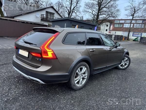 Brūns Volvo V90 2017 Rīga, ar dzinēja tilpumu 2.00 L un nobraukumu 259 tūkst. km par 19950 €, foto 2 vietnē AUTOMOTO.COM.LV