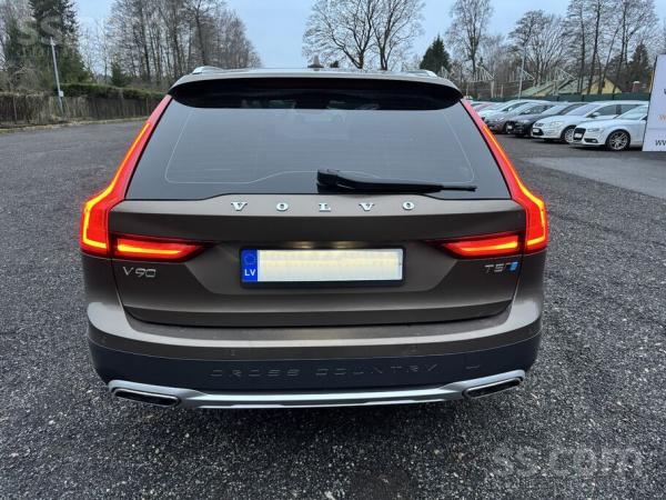 Brūns Volvo V90 2017 Rīga, ar dzinēja tilpumu 2.00 L un nobraukumu 259 tūkst. km par 19950 €, foto 6 vietnē AUTOMOTO.COM.LV
