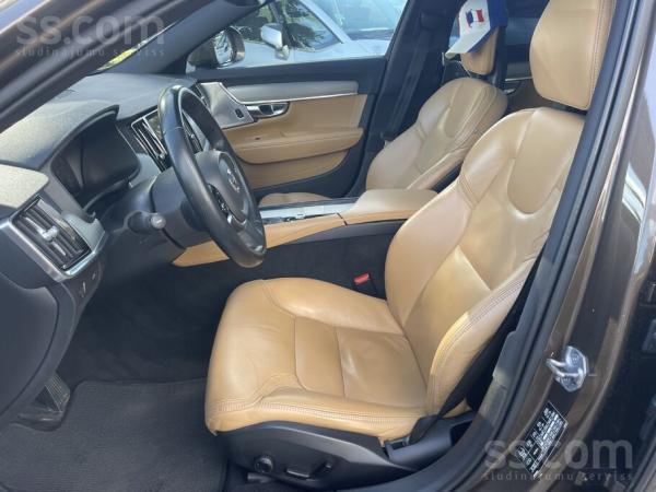 Brūns Volvo V90 2017 Rīga, ar dzinēja tilpumu 2.00 L un nobraukumu 259 tūkst. km par 19950 €, foto 9 vietnē AUTOMOTO.COM.LV