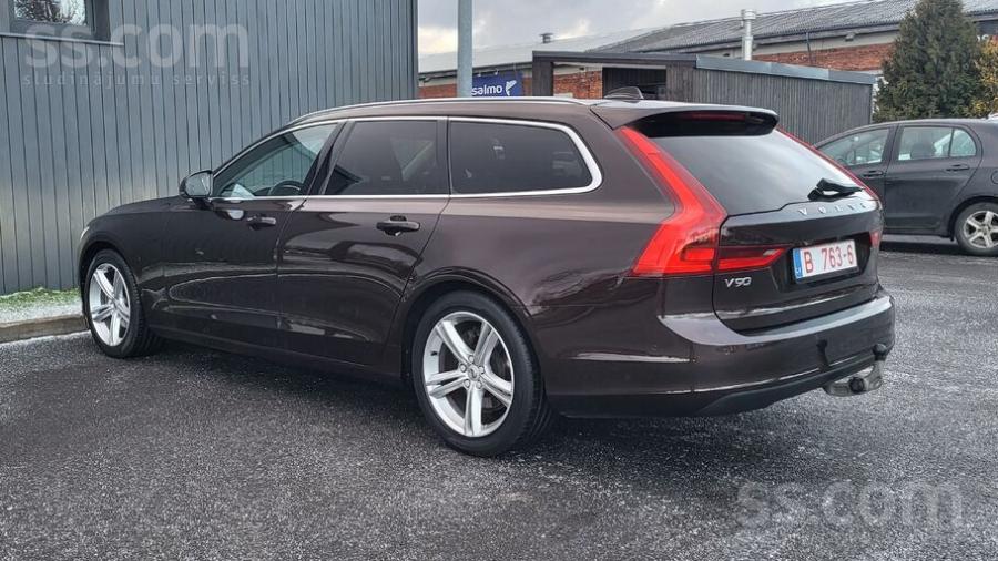 Brown Volvo V90 2017 in Riga, with an engine capacity of 2.00 L and mileage of 245 thousand km for 14500 €, photo 18 on AUTOMOTO.COM.LV