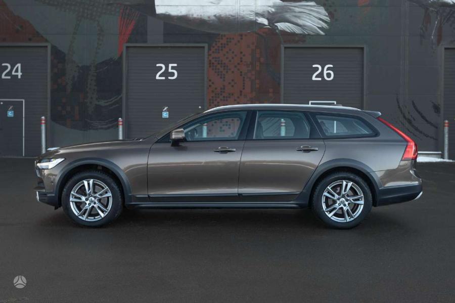 Brūns Volvo V90 2017 Kauņa, ar dzinēja tilpumu 1.97 L un nobraukumu 272 tūkst. km par 18800 €, foto 3 vietnē AUTOMOTO.COM.LV