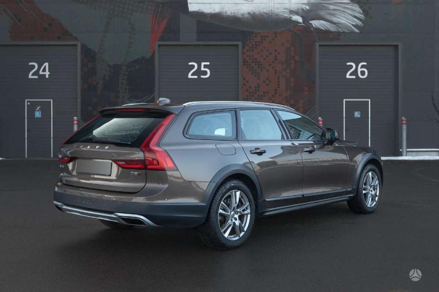 Brūns Volvo V90 2017 Kauņa, ar dzinēja tilpumu 1.97 L un nobraukumu 272 tūkst. km par 18800 €, foto 6 vietnē AUTOMOTO.COM.LV
