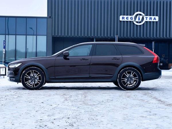 Brūns Volvo V90 2017 Šauļi, ar dzinēja tilpumu 2.00 L un nobraukumu 0 tūkst. km par 17300 €, foto 4 vietnē AUTOMOTO.COM.LV
