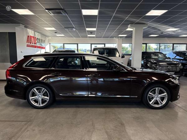 Brown Volvo V90 2017 in Klaipeda, with an engine capacity of 1.97 L and mileage of 326 thousand km for 16750 €, photo 7 on AUTOMOTO.COM.LV