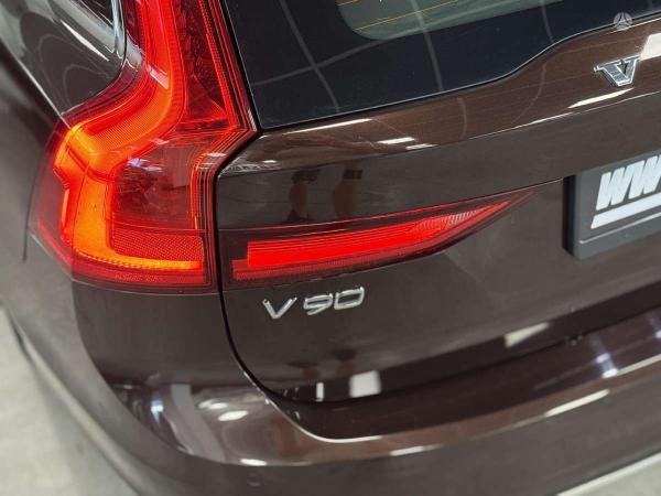 Brown Volvo V90 2017 in Klaipeda, with an engine capacity of 1.97 L and mileage of 326 thousand km for 16750 €, photo 9 on AUTOMOTO.COM.LV