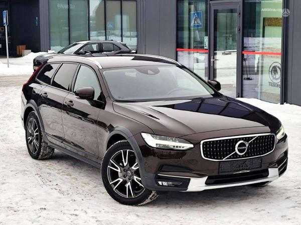 Brown Volvo V90 2017 in Siauliai, with an engine capacity of 2.00 L and mileage of 281 thousand km for 17300 €, photo 10 on AUTOMOTO.COM.LV