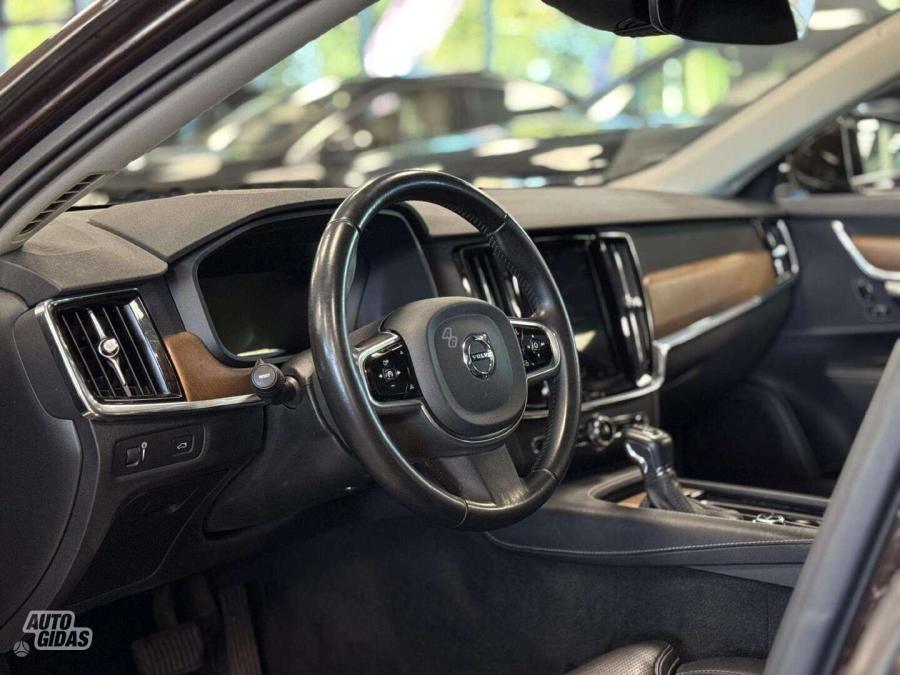 Brūns Volvo V90 2017 Klaipėda, ar dzinēja tilpumu 2.00 L un nobraukumu 326 tūkst. km par 16750 €, foto 4 vietnē AUTOMOTO.COM.LV