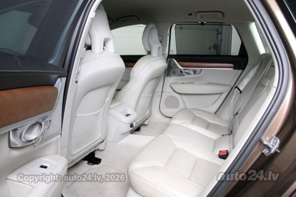 Brown Volvo V90 2017 in Parnu, with an engine capacity of 2.00 L and mileage of 245 thousand km for 18990 €, photo 11 on AUTOMOTO.COM.LV