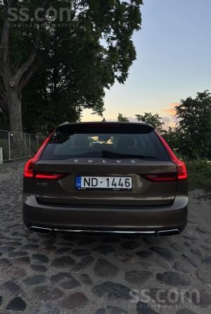 Brūns Volvo V90 2017 Rīga, ar dzinēja tilpumu 2.00 L un nobraukumu 106 tūkst. km par 19850 €, foto 4 vietnē AUTOMOTO.COM.LV