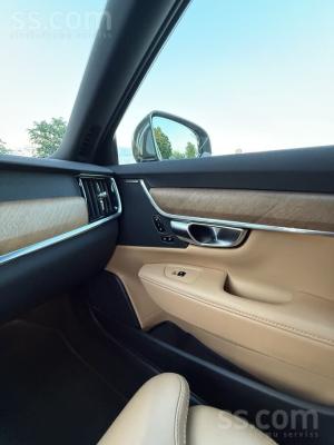 Brown Volvo V90 2017 in Riga, with an engine capacity of 2.00 L and mileage of 106 thousand km for 17950 €, photo 10 on AUTOMOTO.COM.LV