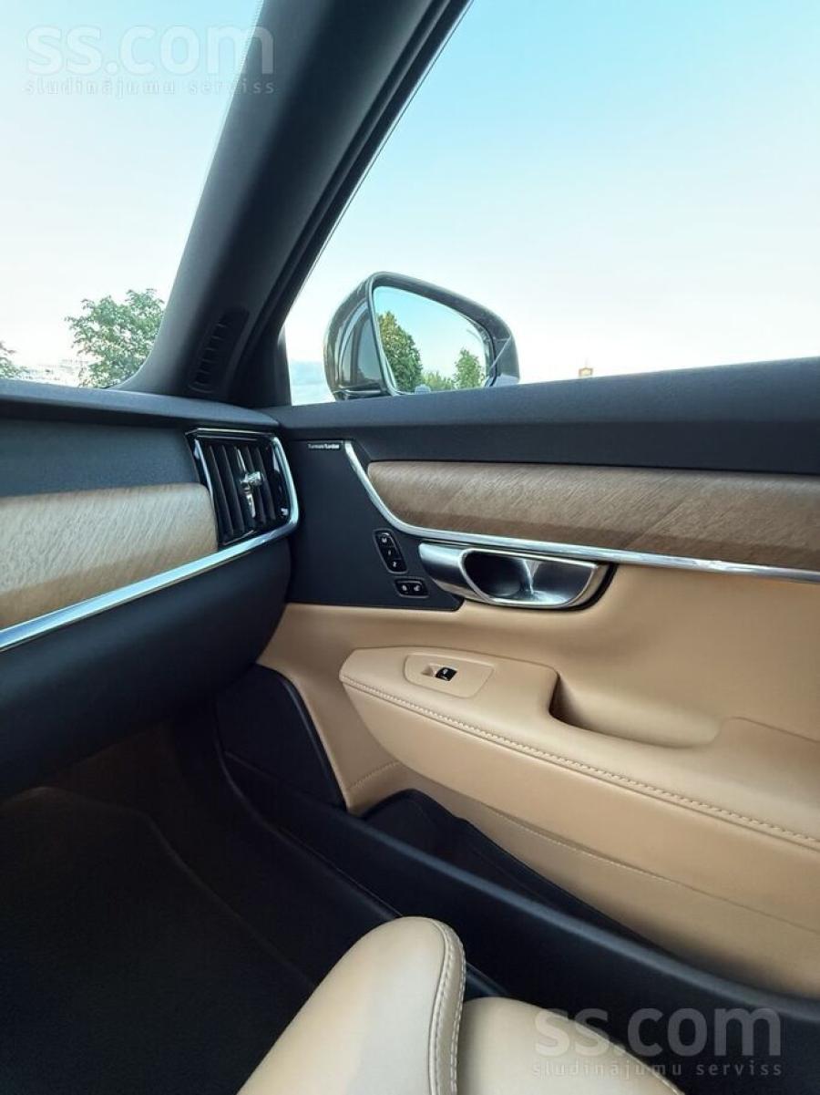 Brown Volvo V90 2017 in Riga, with an engine capacity of 2.00 L and mileage of 106 thousand km for 17950 €, photo 10 on AUTOMOTO.COM.LV