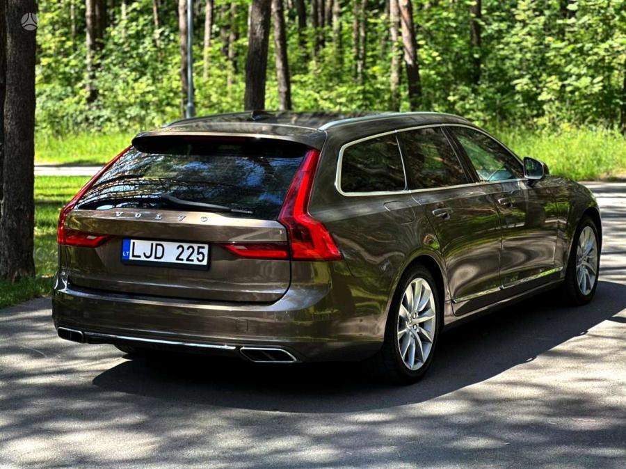 Brown Volvo V90 2017 in Vilnius, with an engine capacity of 1.97 L and mileage of 304 thousand km for 13700 €, photo 5 on AUTOMOTO.COM.LV