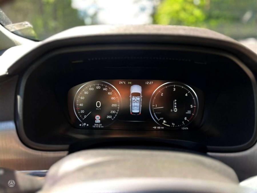 Brown Volvo V90 2017 in Vilnius, with an engine capacity of 1.97 L and mileage of 304 thousand km for 13700 €, photo 8 on AUTOMOTO.COM.LV