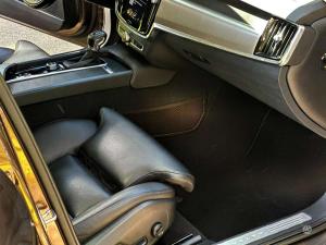 Brown Volvo V90 2017 in Vilnius, with an engine capacity of 1.97 L and mileage of 304 thousand km for 13700 €, photo 13 on AUTOMOTO.COM.LV