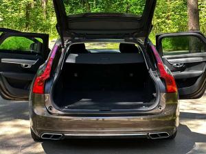 Brown Volvo V90 2017 in Vilnius, with an engine capacity of 1.97 L and mileage of 304 thousand km for 13700 €, photo 16 on AUTOMOTO.COM.LV