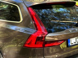 Brown Volvo V90 2017 in Vilnius, with an engine capacity of 1.97 L and mileage of 304 thousand km for 13700 €, photo 18 on AUTOMOTO.COM.LV