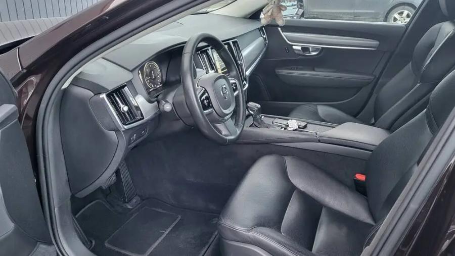 Brūns Volvo V90 2017 Rīga, ar dzinēja tilpumu 2.00 L un nobraukumu 245 tūkst. km par 10500 €, foto 7 vietnē AUTOMOTO.COM.LV