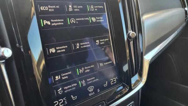 Brown Volvo V90 2017 in Riga, with an engine capacity of 2.00 L and mileage of 245 thousand km for 10500 €, photo 10 on AUTOMOTO.COM.LV