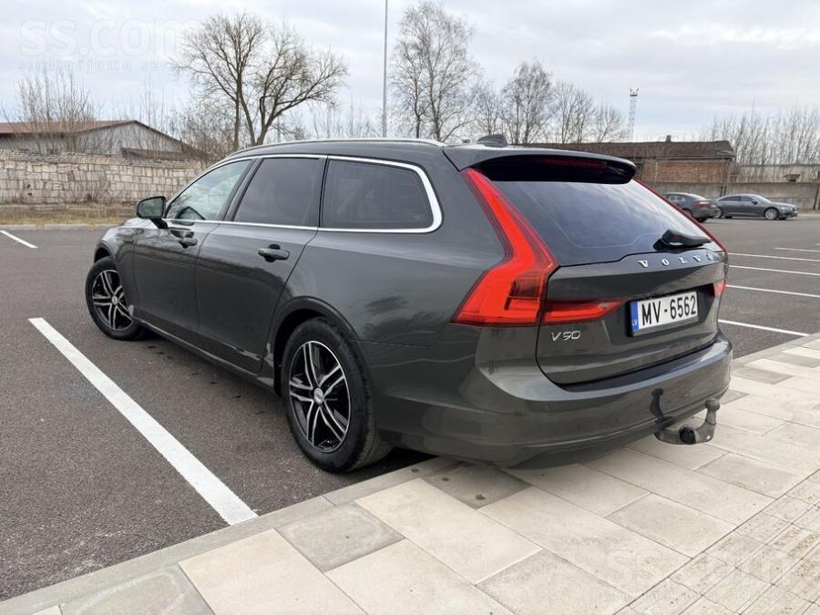 Brown Volvo V90 2017 in Jelgava, with an engine capacity of 2.00 L and mileage of 293 thousand km for 13999 €, photo 8 on AUTOMOTO.COM.LV