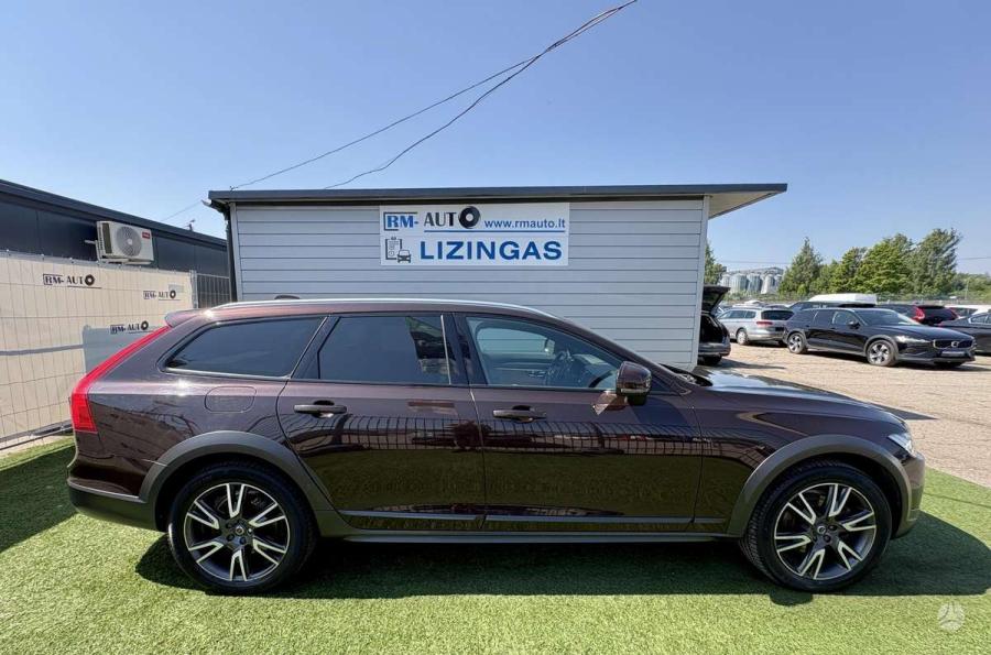 Brūns Volvo V90 2017 Panevēža, ar dzinēja tilpumu 1.97 L un nobraukumu 251 tūkst. km par 17200 €, foto 5 vietnē AUTOMOTO.COM.LV