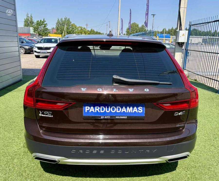 Brūns Volvo V90 2017 Panevēža, ar dzinēja tilpumu 1.97 L un nobraukumu 251 tūkst. km par 17200 €, foto 7 vietnē AUTOMOTO.COM.LV