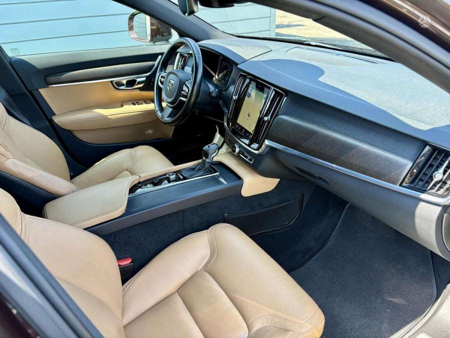 Brūns Volvo V90 2017 Panevēža, ar dzinēja tilpumu 1.97 L un nobraukumu 251 tūkst. km par 17200 €, foto 22 vietnē AUTOMOTO.COM.LV