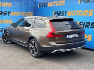 Brown Volvo V90 2017 in Riga, with an engine capacity of 2.00 L and mileage of 270 thousand km for 17750 €, photo 3 on AUTOMOTO.COM.LV