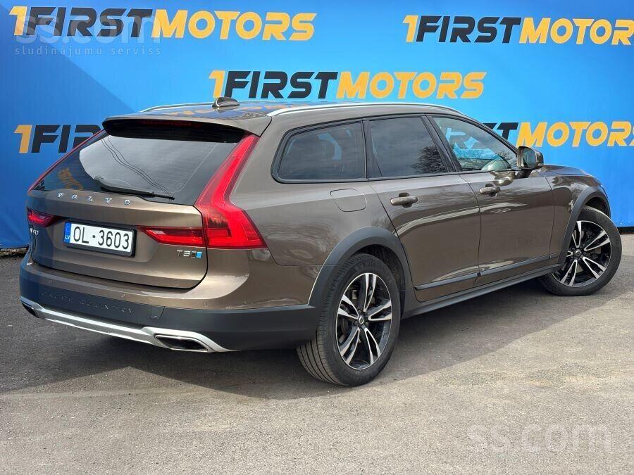 Brown Volvo V90 2017 in Riga, with an engine capacity of 2.00 L and mileage of 270 thousand km for 17750 €, photo 5 on AUTOMOTO.COM.LV