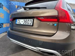 Brown Volvo V90 2017 in Riga, with an engine capacity of 2.00 L and mileage of 270 thousand km for 17750 €, photo 9 on AUTOMOTO.COM.LV