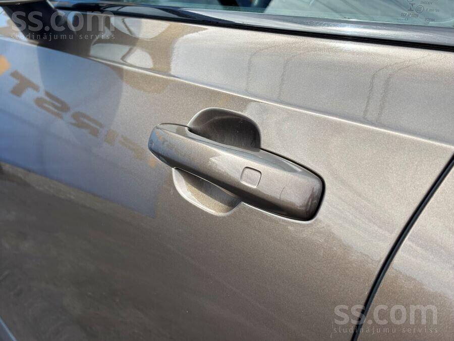 Brown Volvo V90 2017 in Riga, with an engine capacity of 2.00 L and mileage of 270 thousand km for 17750 €, photo 11 on AUTOMOTO.COM.LV