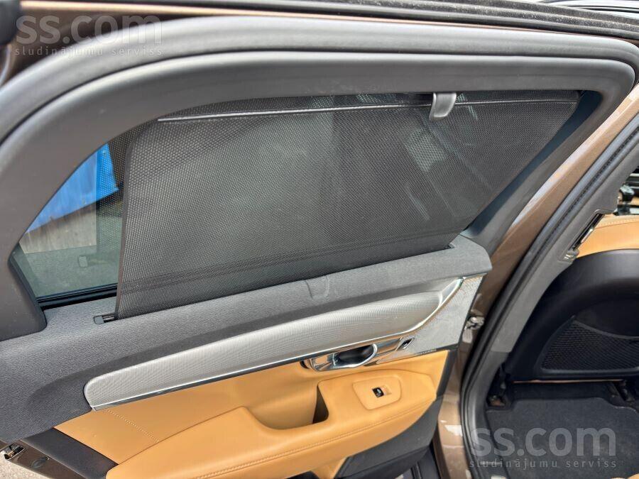 Brown Volvo V90 2017 in Riga, with an engine capacity of 2.00 L and mileage of 270 thousand km for 17750 €, photo 27 on AUTOMOTO.COM.LV