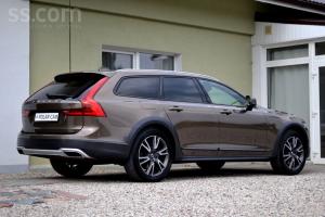 Brown Volvo V90 2017 in Tukums, with an engine capacity of 2.00 L and mileage of 216 thousand km for 20990 €, photo 9 on AUTOMOTO.COM.LV