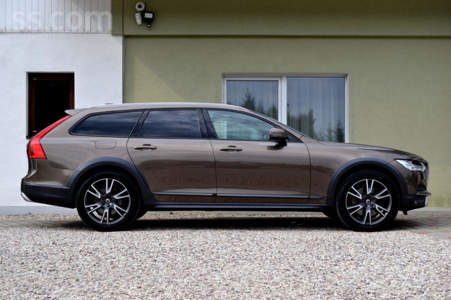 Brown Volvo V90 2017 in Tukums, with an engine capacity of 2.00 L and mileage of 216 thousand km for 20990 €, photo 12 on AUTOMOTO.COM.LV