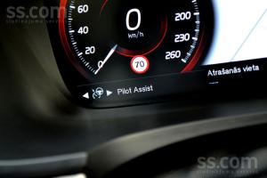 Brown Volvo V90 2017 in Tukums, with an engine capacity of 2.00 L and mileage of 216 thousand km for 20990 €, photo 20 on AUTOMOTO.COM.LV