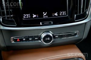 Brown Volvo V90 2017 in Tukums, with an engine capacity of 2.00 L and mileage of 216 thousand km for 20990 €, photo 21 on AUTOMOTO.COM.LV