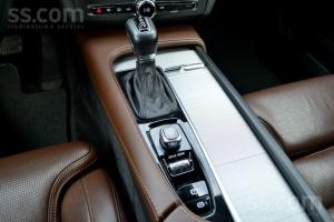 Brown Volvo V90 2017 in Tukums, with an engine capacity of 2.00 L and mileage of 216 thousand km for 20990 €, photo 22 on AUTOMOTO.COM.LV