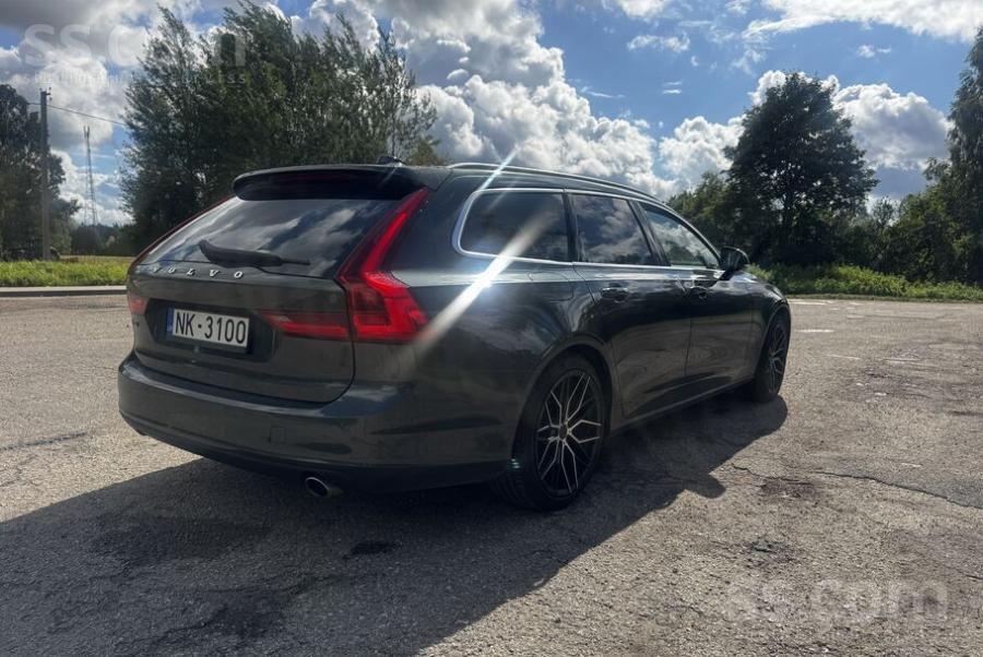 Brown Volvo V90 2017 in Riga, with an engine capacity of 2.00 L and mileage of 295 thousand km for 12500 €, photo 7 on AUTOMOTO.COM.LV