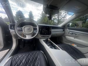 Brown Volvo V90 2017 in Riga, with an engine capacity of 2.00 L and mileage of 295 thousand km for 12500 €, photo 9 on AUTOMOTO.COM.LV