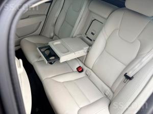 Brown Volvo V90 2017 in Riga, with an engine capacity of 2.00 L and mileage of 295 thousand km for 12500 €, photo 11 on AUTOMOTO.COM.LV