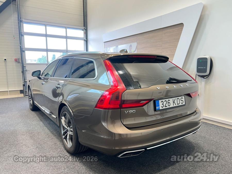 Brown Volvo V90 2017 in Rakvere, with an engine capacity of 2.00 L and mileage of 338 thousand km for 11100 €, photo 4 on AUTOMOTO.COM.LV