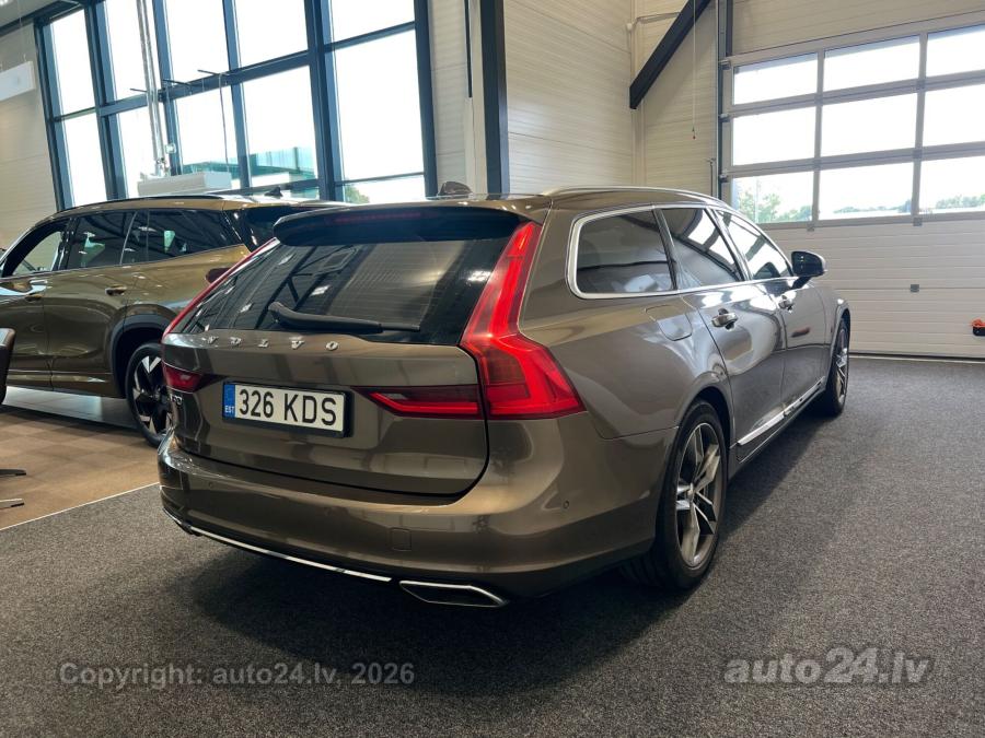 Brown Volvo V90 2017 in Rakvere, with an engine capacity of 2.00 L and mileage of 338 thousand km for 11100 €, photo 5 on AUTOMOTO.COM.LV