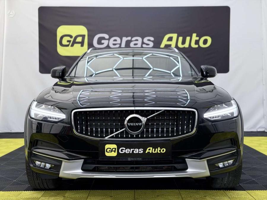 Brūns Volvo V90 2017 Viļņa, ar dzinēja tilpumu 1.97 L un nobraukumu 303 tūkst. km par 17300 €, foto 3 vietnē AUTOMOTO.COM.LV