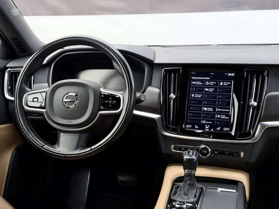 Brūns Volvo V90 2017 Viļņa, ar dzinēja tilpumu 1.97 L un nobraukumu 303 tūkst. km par 17300 €, foto 19 vietnē AUTOMOTO.COM.LV