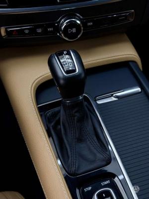 Brūns Volvo V90 2017 Viļņa, ar dzinēja tilpumu 1.97 L un nobraukumu 303 tūkst. km par 17300 €, foto 27 vietnē AUTOMOTO.COM.LV