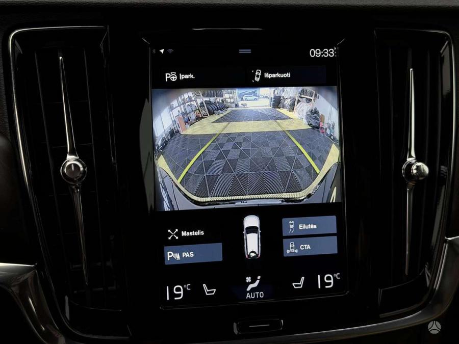 Brūns Volvo V90 2017 Viļņa, ar dzinēja tilpumu 1.97 L un nobraukumu 303 tūkst. km par 17300 €, foto 32 vietnē AUTOMOTO.COM.LV