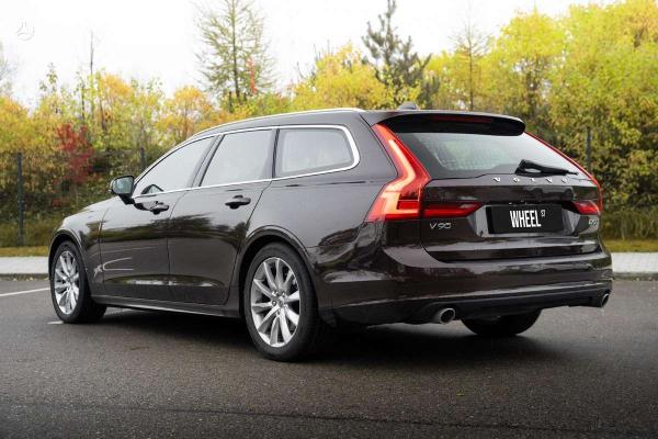 Brown Volvo V90 2018 in Vilnius, with an engine capacity of 1.97 L and mileage of 115 thousand km for 22500 €, photo 4 on AUTOMOTO.COM.LV