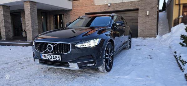 Brown Volvo V90 2018 in Vilnius, with an engine capacity of 1.97 L and mileage of 346 thousand km for 16500 €, photo 2 on AUTOMOTO.COM.LV